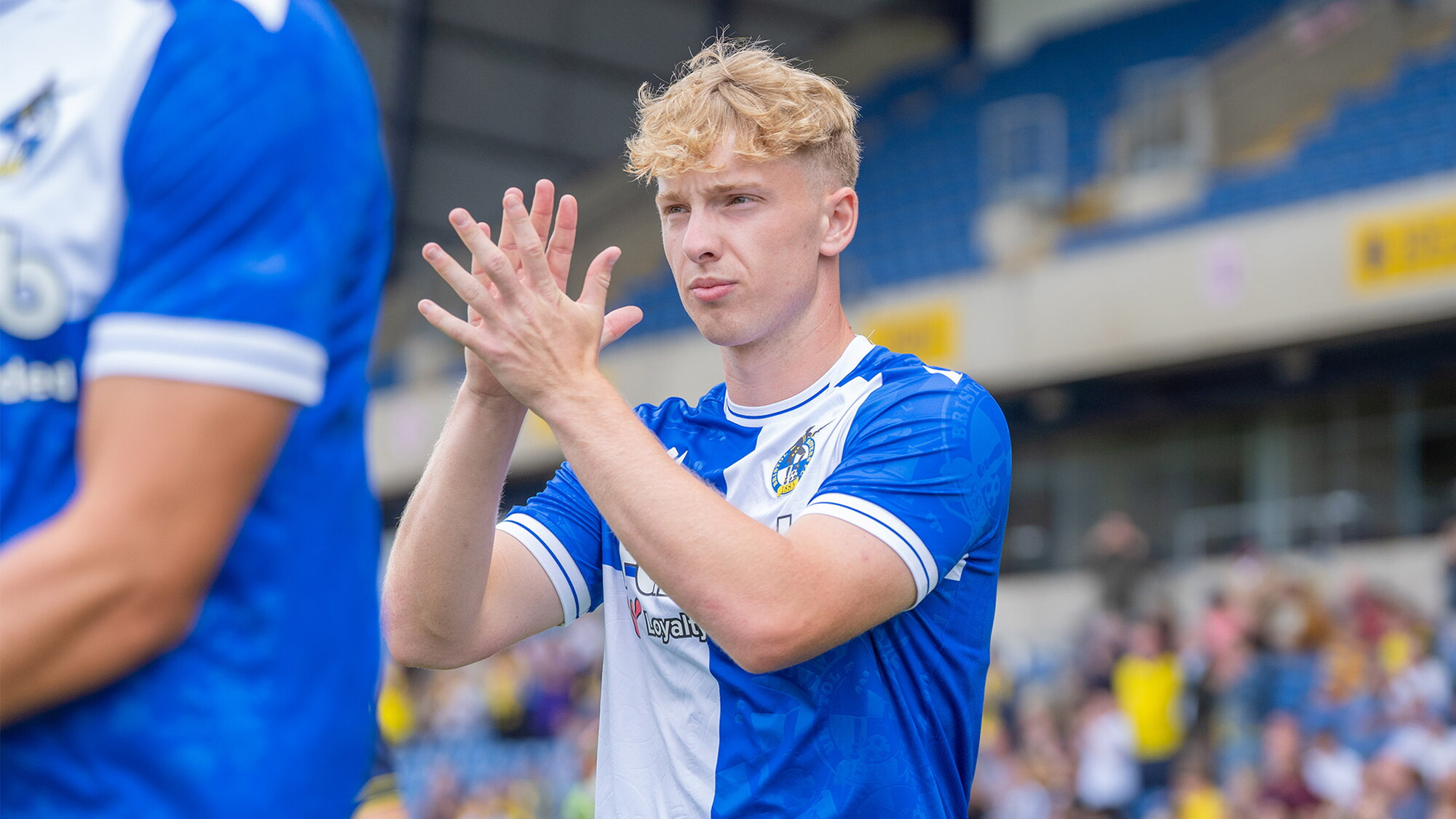 Dan Ellison completes Yeovil Town transfer | Bristol Rovers FC