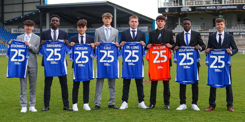 Eight Academy youngsters sign Scholarships | Bristol Rovers FC